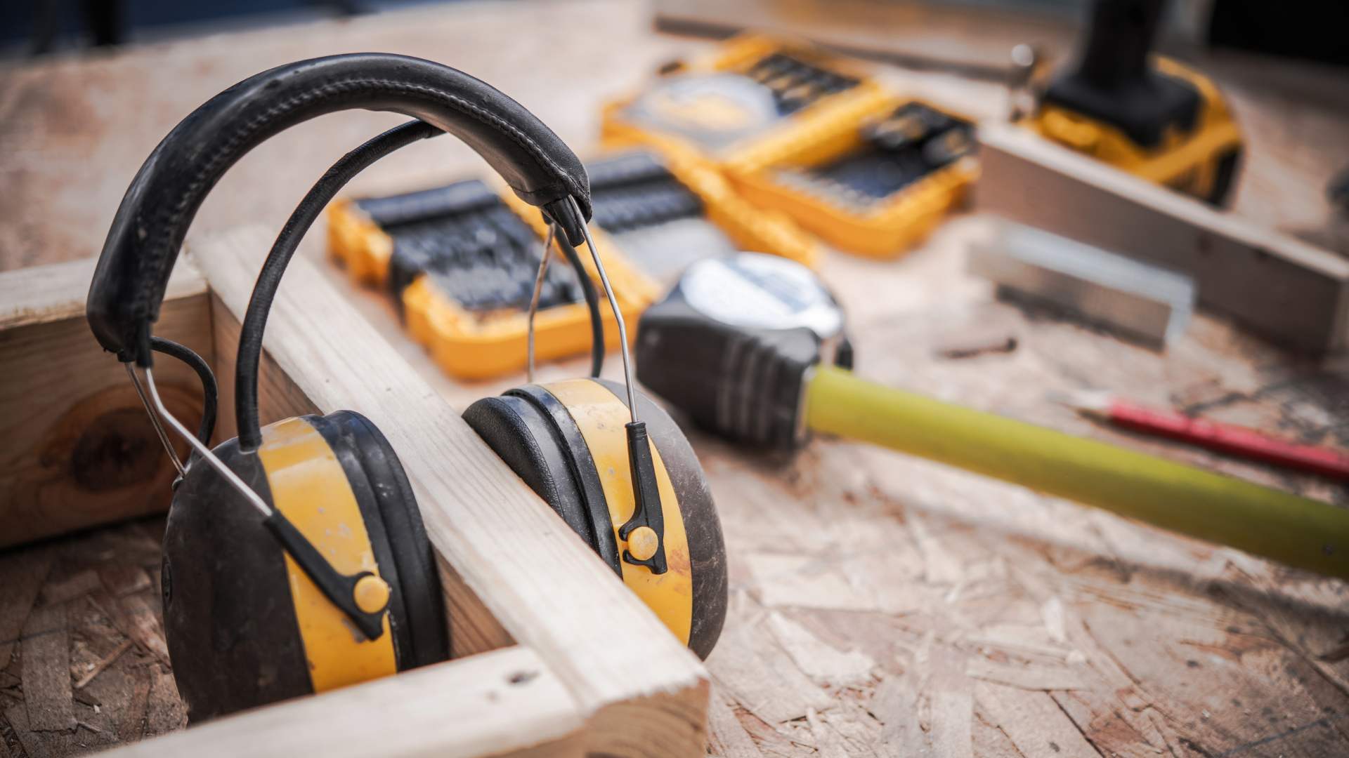 Noise-induced hearing loss: Spotting the signs of industrial deafness ...